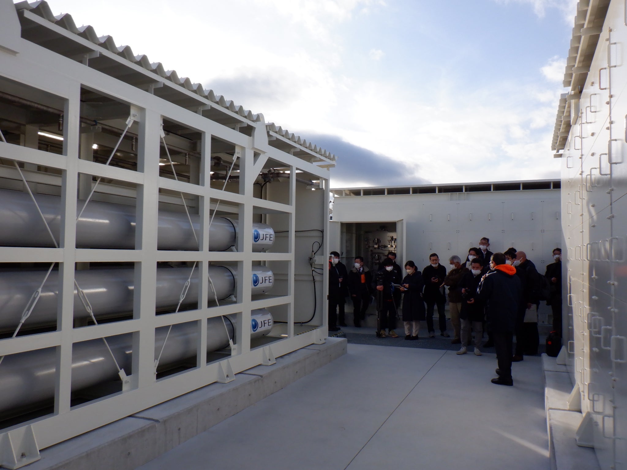 NEDO水素充填研究設備「福島水素充填技術研究センター」が報道機関に公開されました | 日本自動車研究所